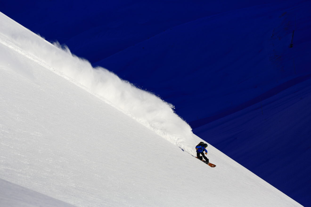 雪地露營車穿越群島尋找好雪 | 野外指南 Naoki Kawada -BC Caravan- | 滑雪和滑雪板資訊媒體