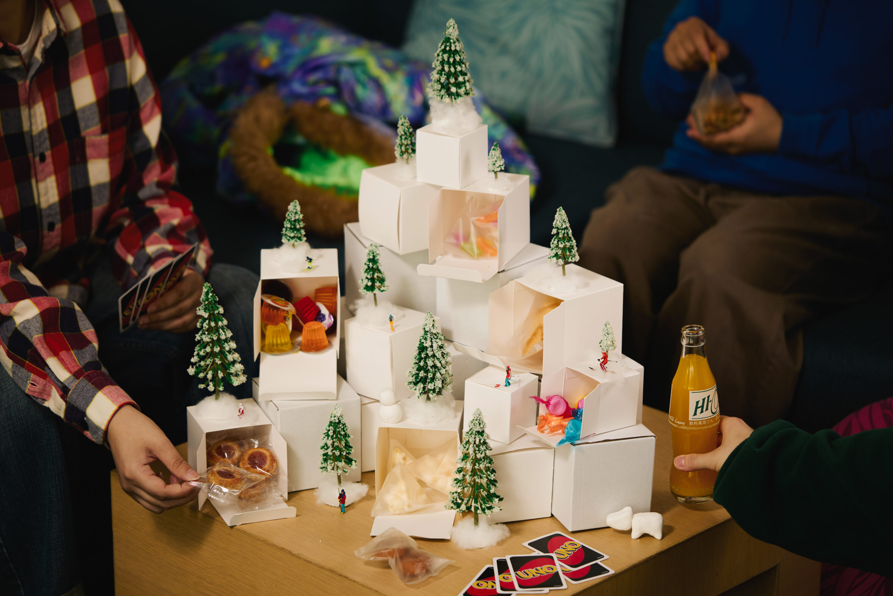 Relive your youth!? Enjoy the slopes in trendy attire with the "90s ...